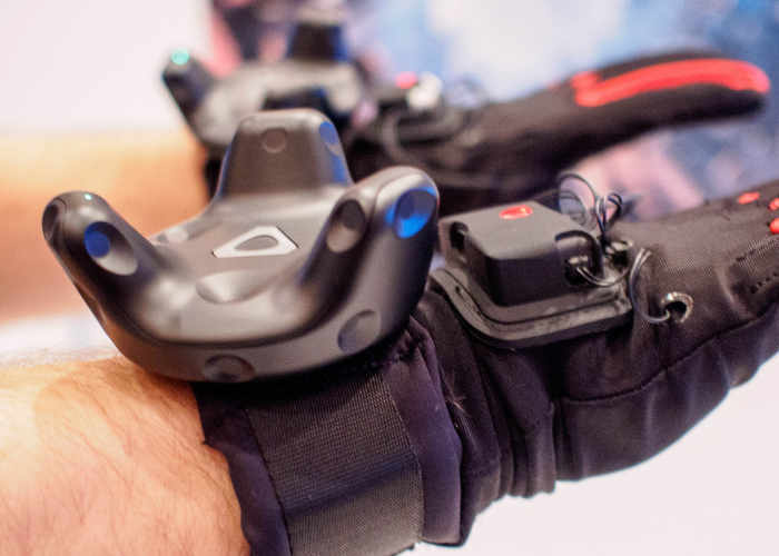 HTCが回答「Vive Trackerを使うにはVive本体が必要」 | StartHome